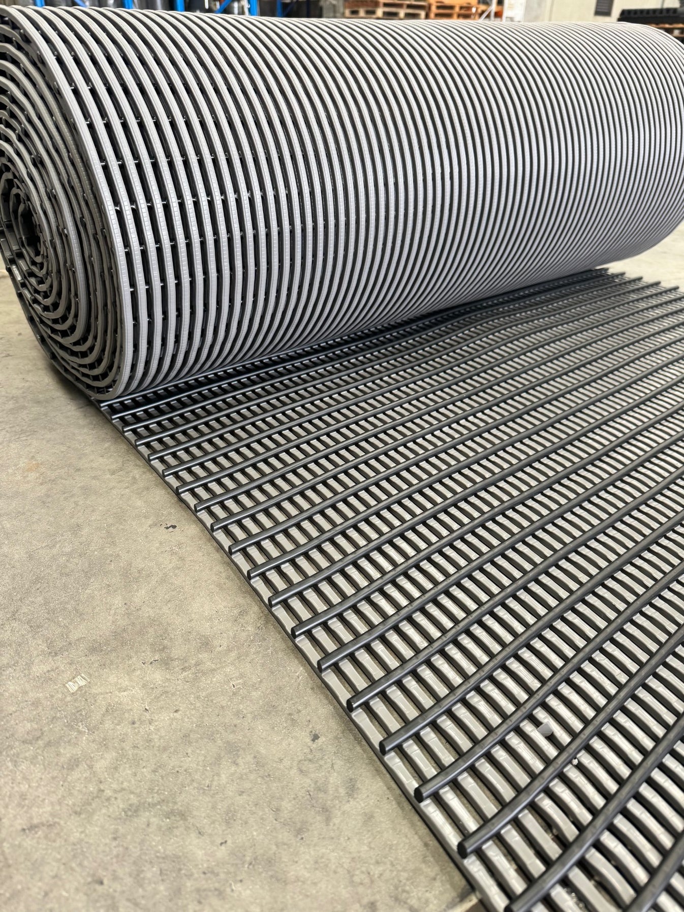 GREY PVC SOLID TUBE MATTING